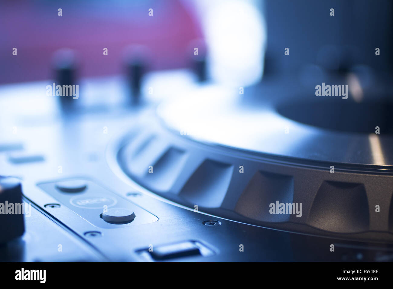 DJ console cd mp4 deejay mixing desk Ibiza house techno dance music ...