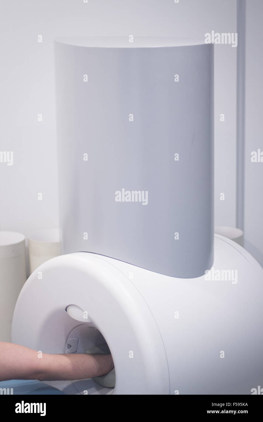 Nurse leg scan hi-res stock photography and images - Alamy