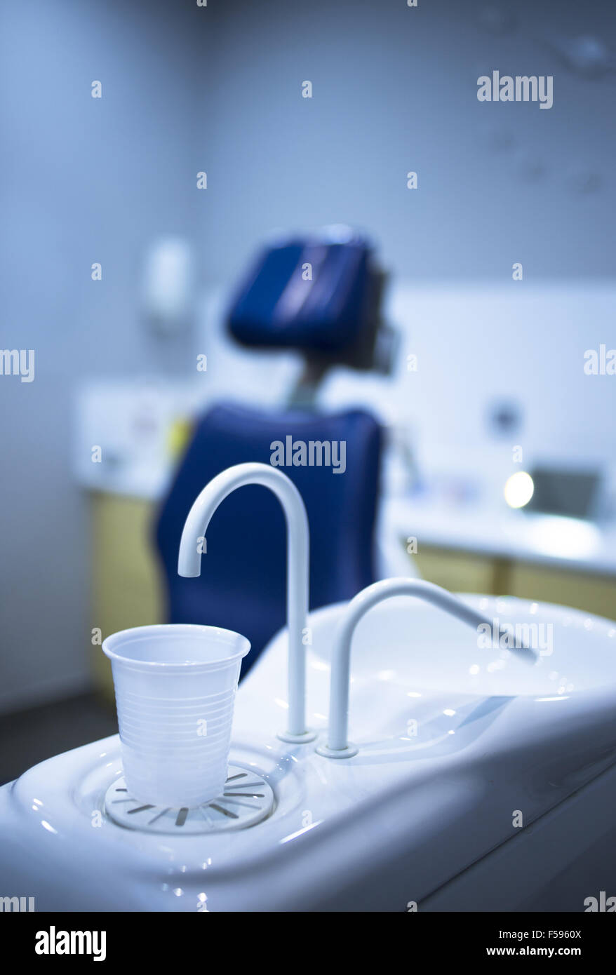 Dental instrumenation dentist Dentist water rinse cup tap filler in ...