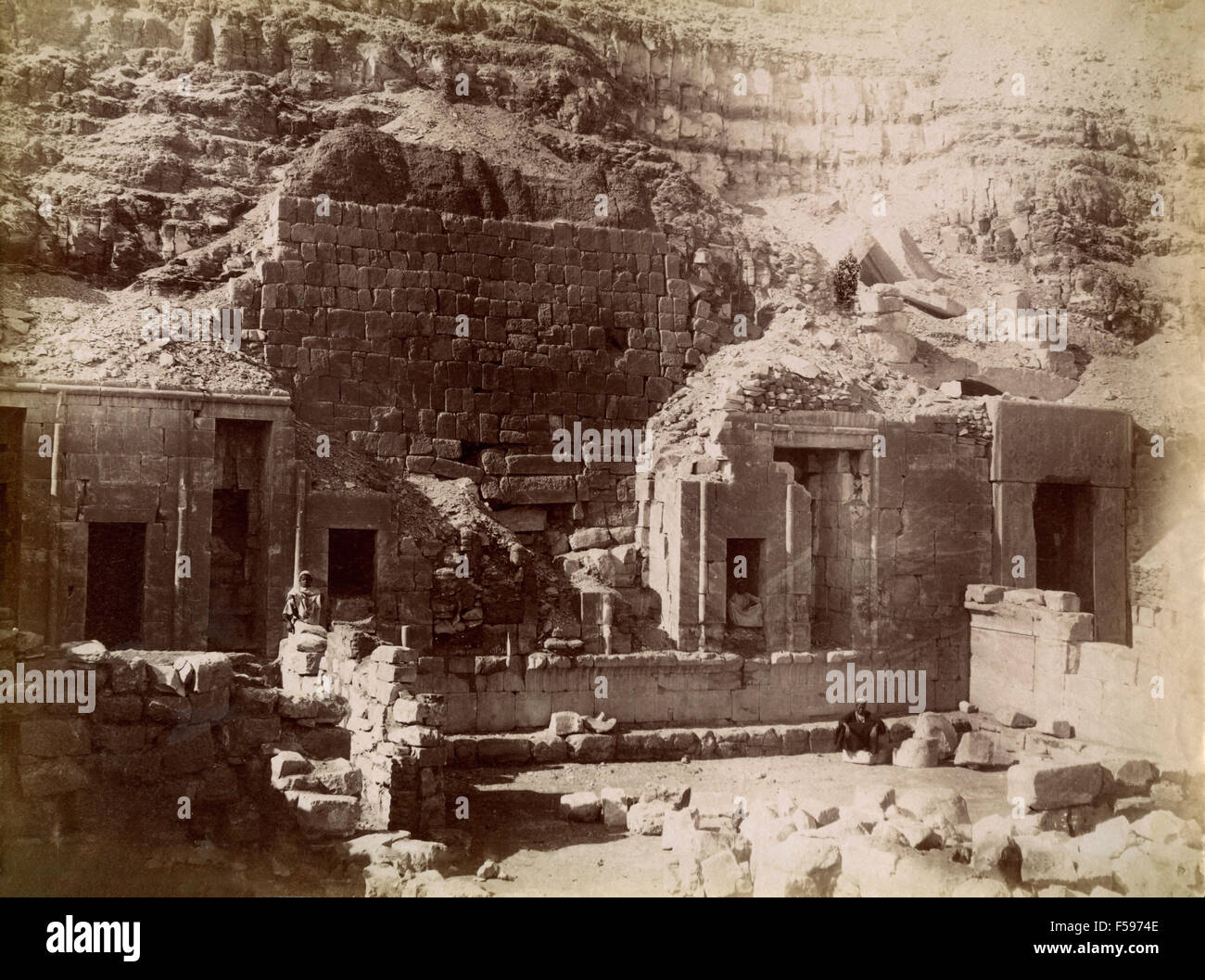 Mortuary temple Deir El Bahari, Hatshepsut, Egypt Stock Photo - Alamy