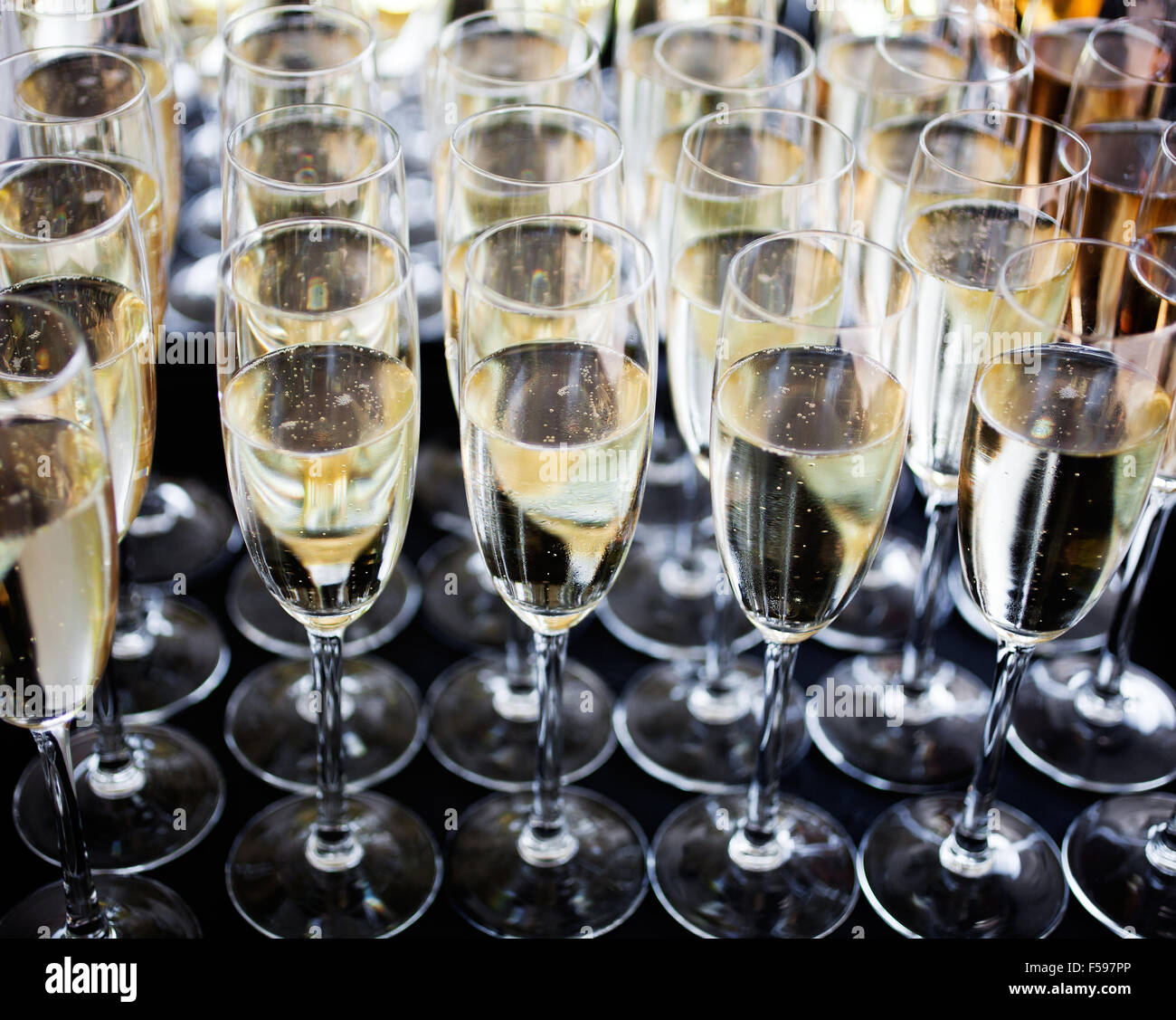 Wedding reception with sparkling wine or champagne Stock Photo - Alamy