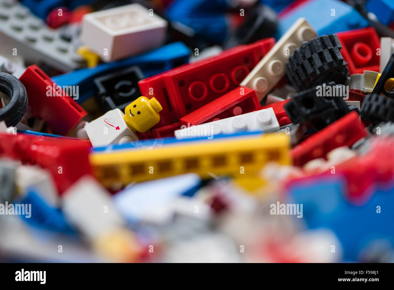 Box full of legos hi-res stock photography and images - Alamy