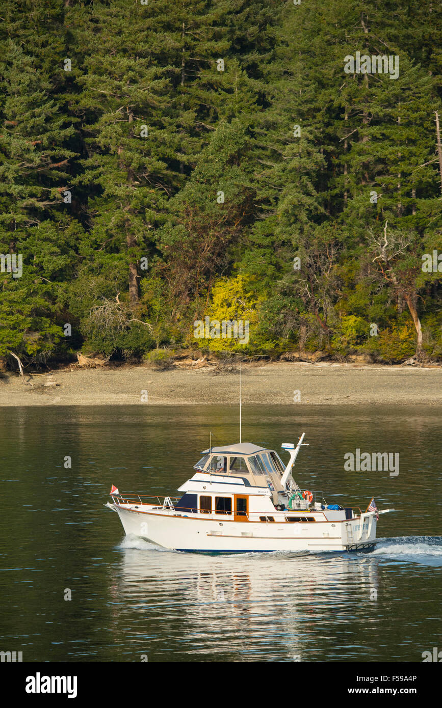 Cuising boat hi-res stock photography and images - Alamy