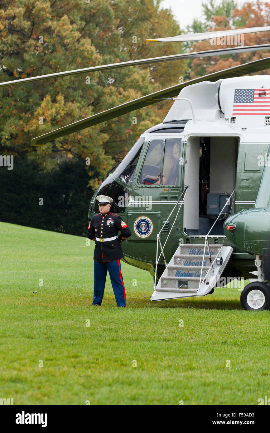 Marine one helicopter hi-res stock photography and images - Alamy