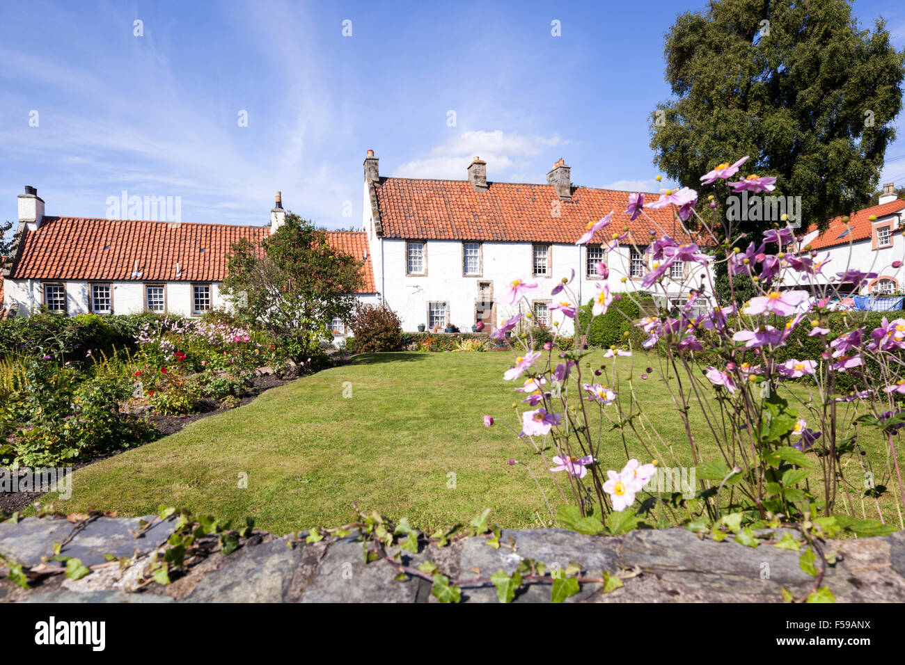 Royal burgh of culross hi-res stock photography and images - Alamy