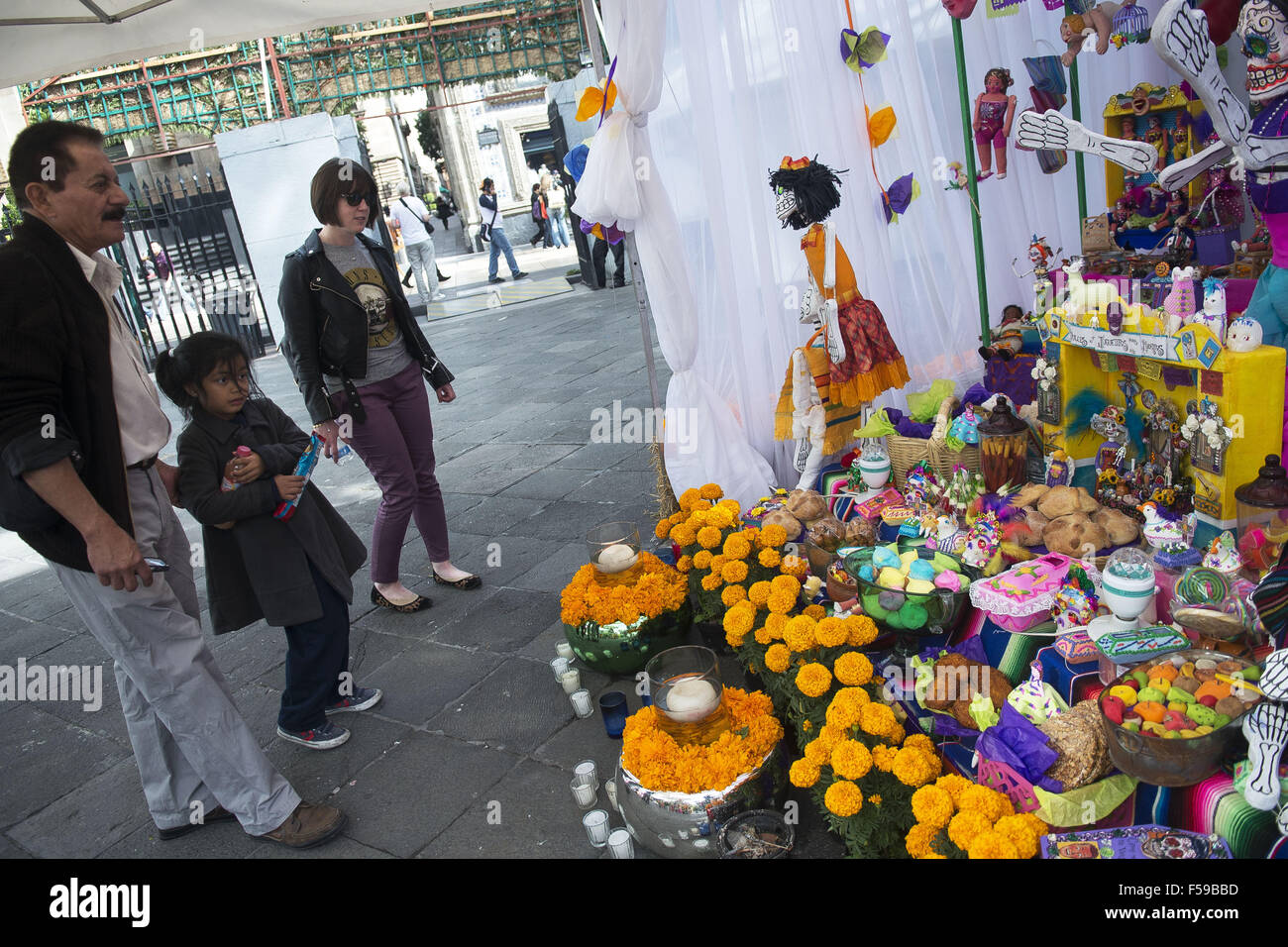 Mexico City, Mexico City, MX. 30th Oct, 2015. Skulls and altars with ...