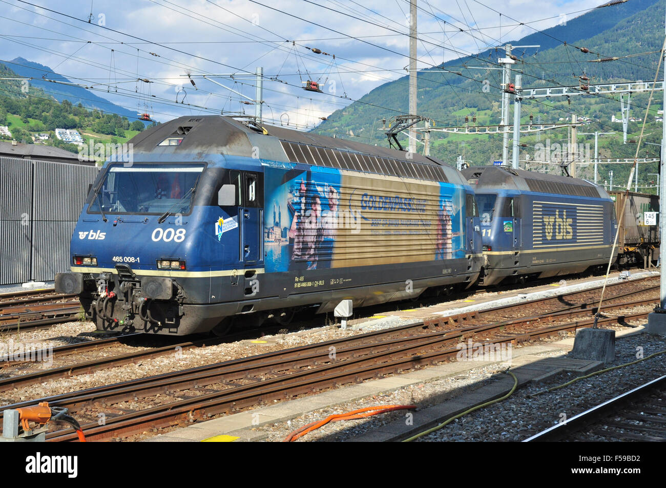 Double headed freight train hi-res stock photography and images - Alamy