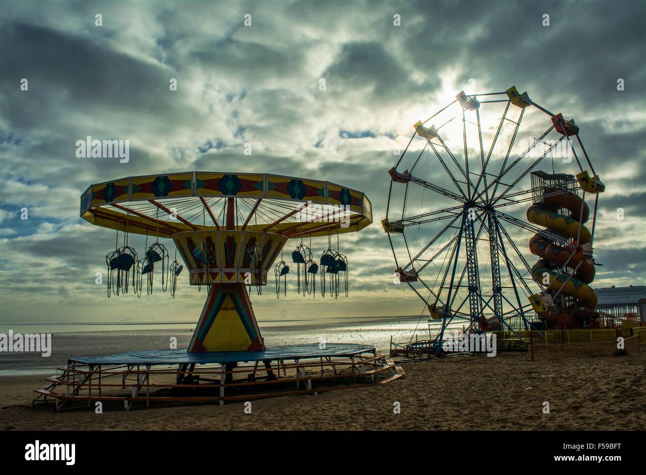 Funfair wheel fairground hi-res stock photography and images - Alamy