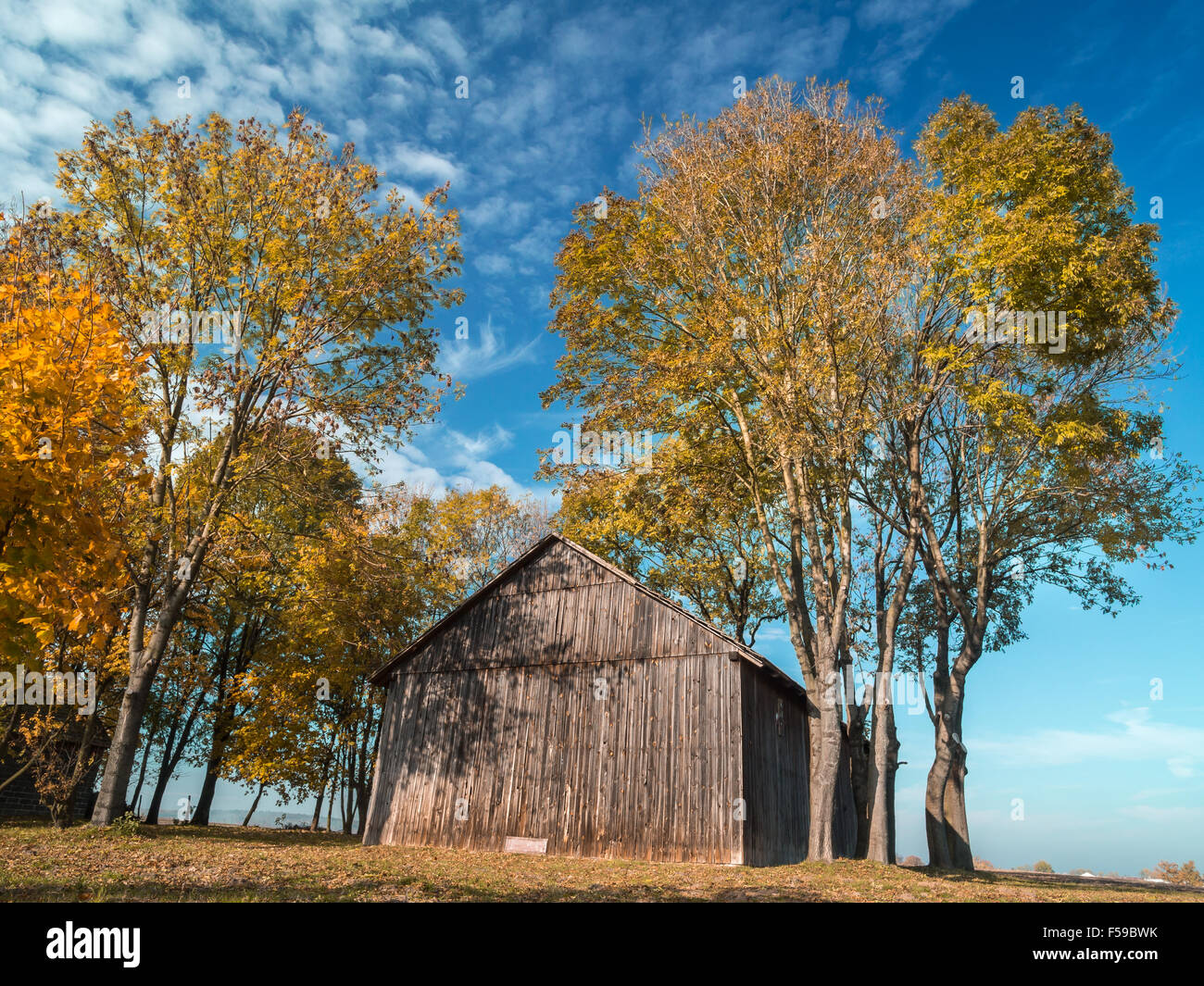 Wooden barn hi-res stock photography and images - Alamy