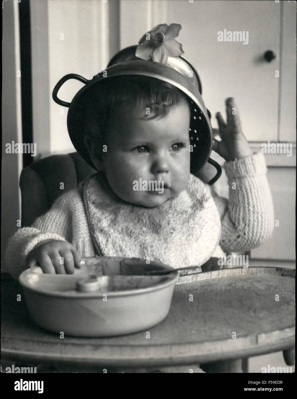 1962 - Summer headgear - for Jacqueline : Feminine habits are starting ...