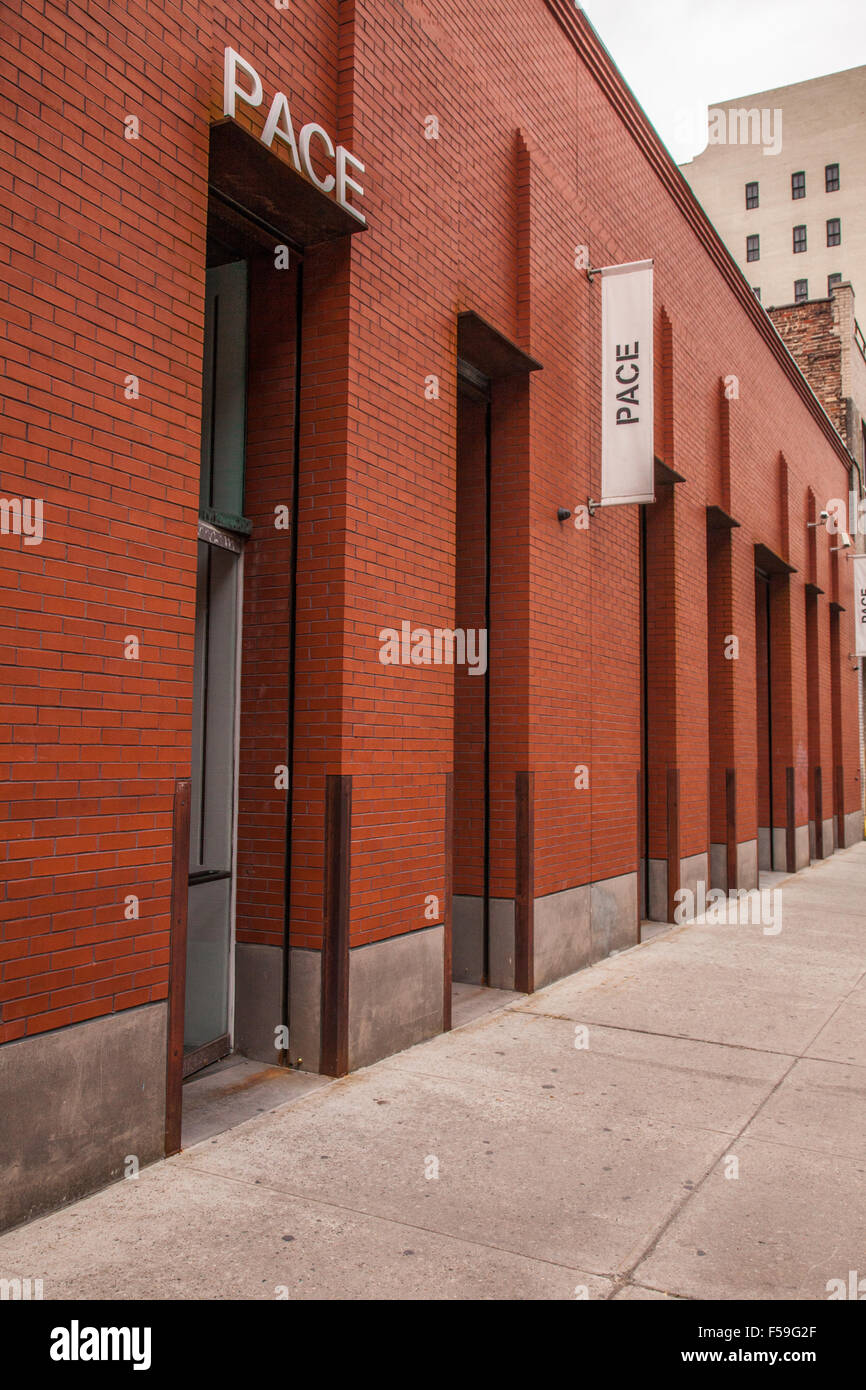 Pace gallery hi-res stock photography and images - Alamy