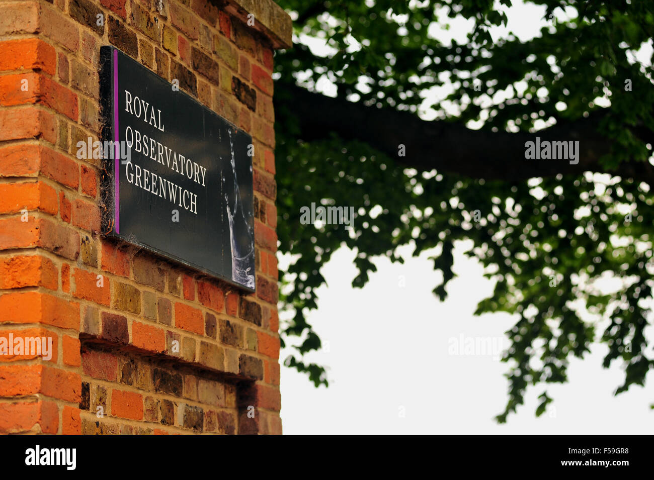 A sign outside the Royal Observatory Greenwich in London Stock Photo ...