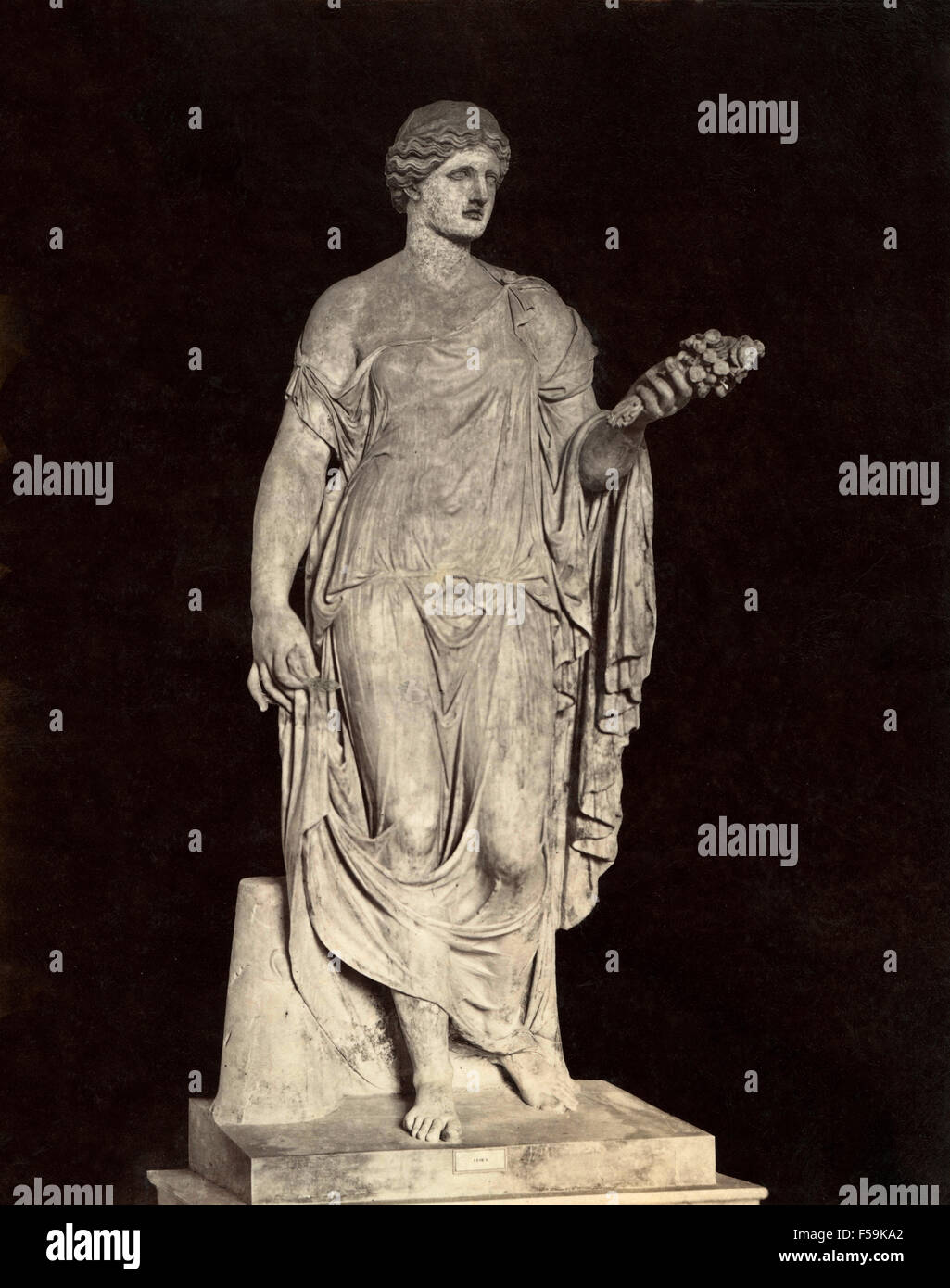 Flora statue called the Farnese, Italy Stock Photo - Alamy