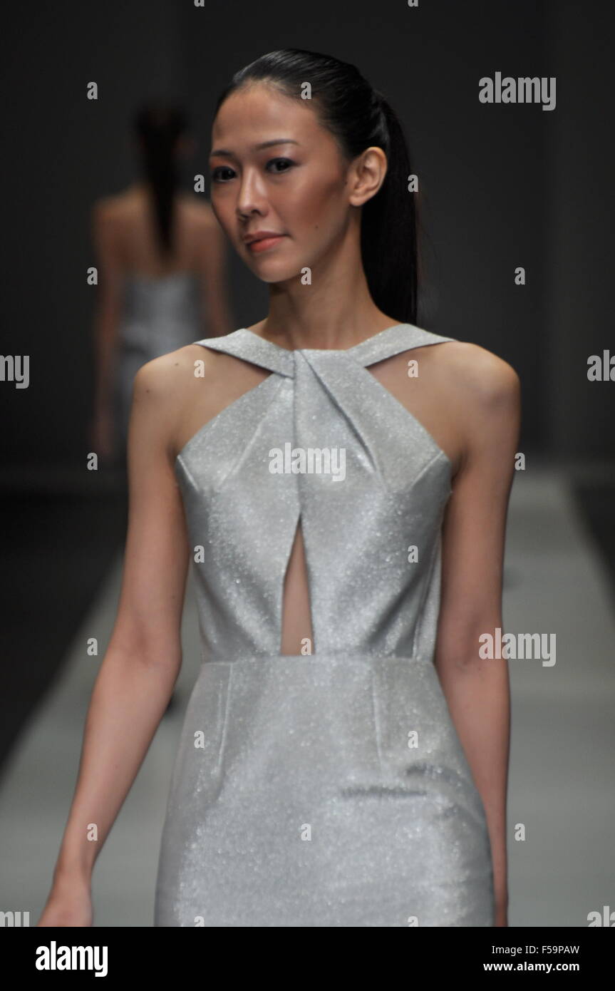 Jakarta, Indonesia. 30th Oct, 2015. A model wears design by Yuki ...