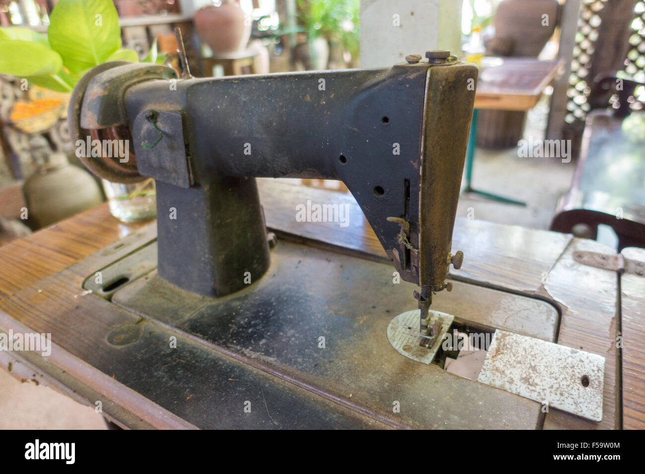 Antique Sewing Machine Stock Photo - Alamy