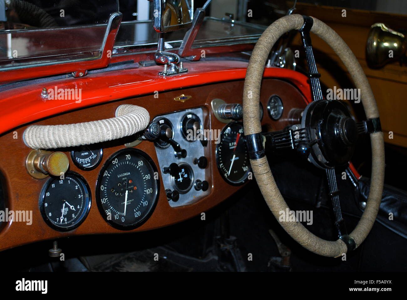 Vintage car dashboard Stock Photo - Alamy