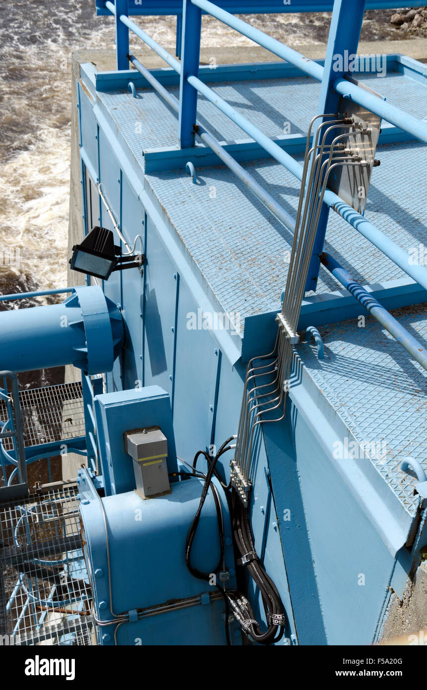Floodgate mechanism hi-res stock photography and images - Alamy