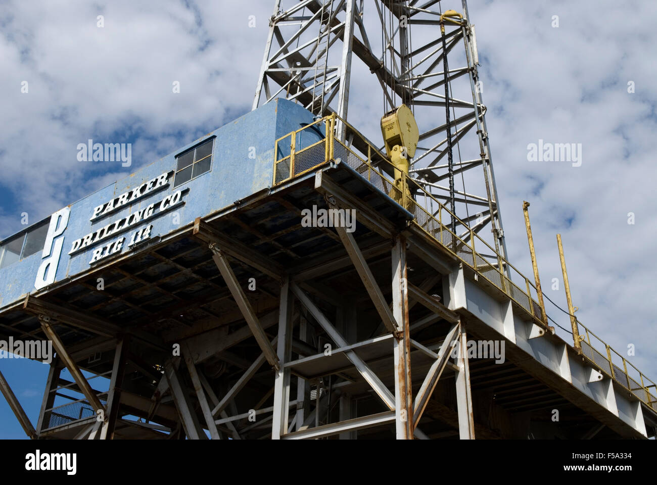 Oklahoma oil rig hi-res stock photography and images - Alamy