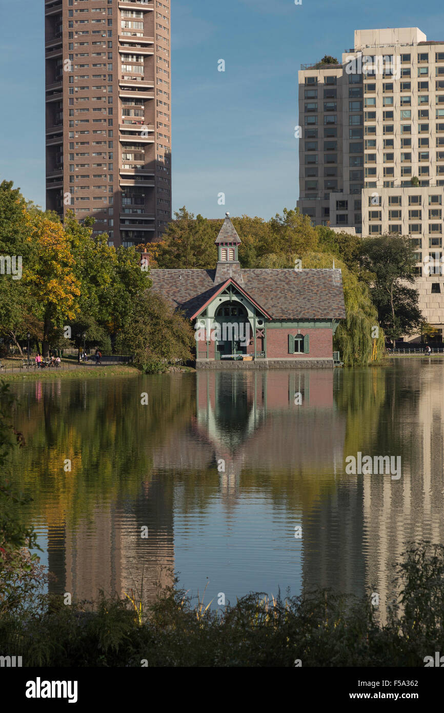 The Harlem Meer in Central Park, NYC Stock Photo - Alamy