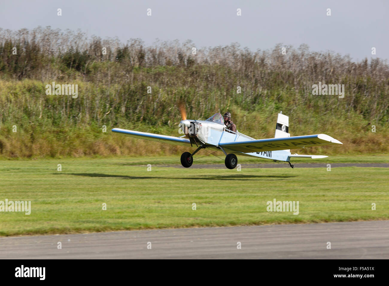 Evans VP-1 Series 2 Volksplane G-BVAM landing at Breighton Airfield ...