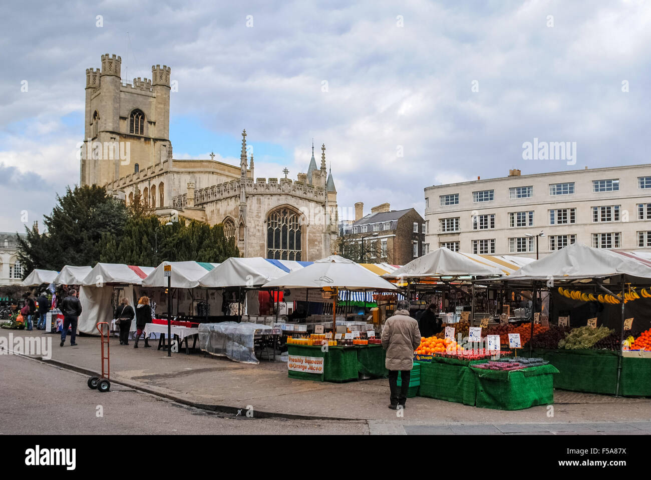 City cambridge market square hi-res stock photography and images - Alamy