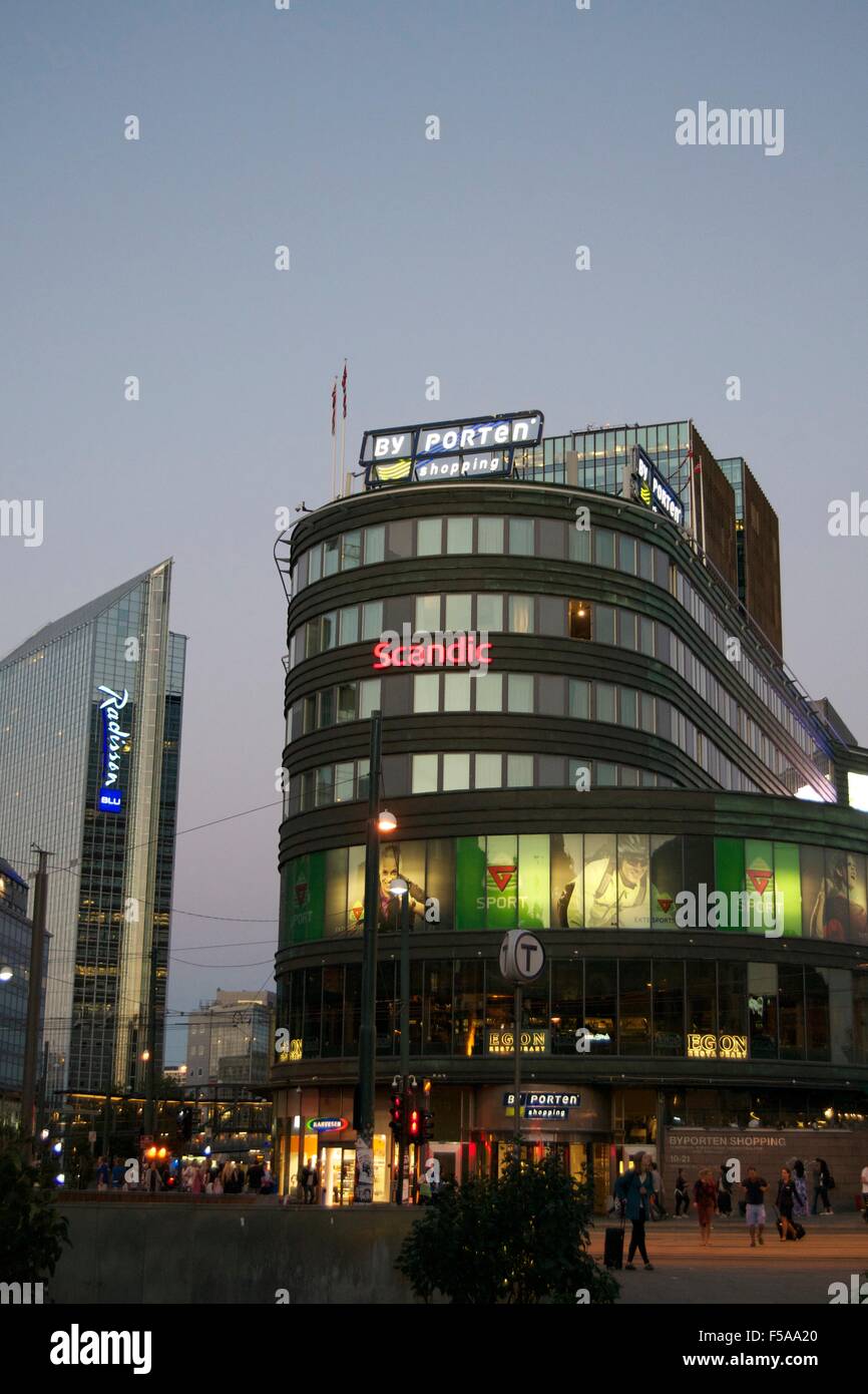 Oslo city buildings plaza center tourist popular Stock Photo - Alamy