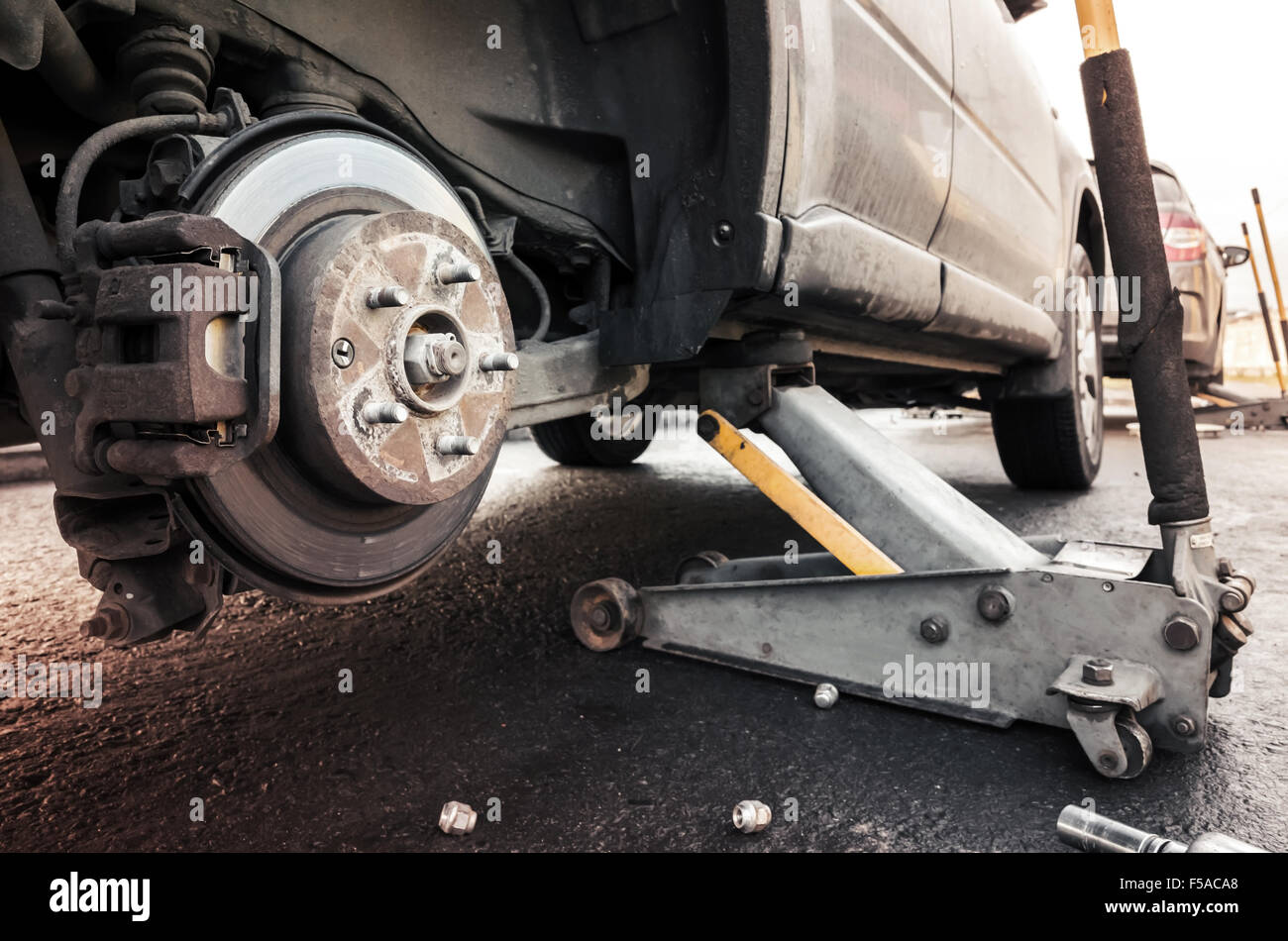 Car jack hi-res stock photography and images - Alamy