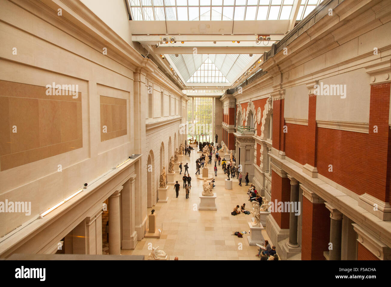 The Metropolitan museum of art or the Met, fifth Avenue , New York City ...