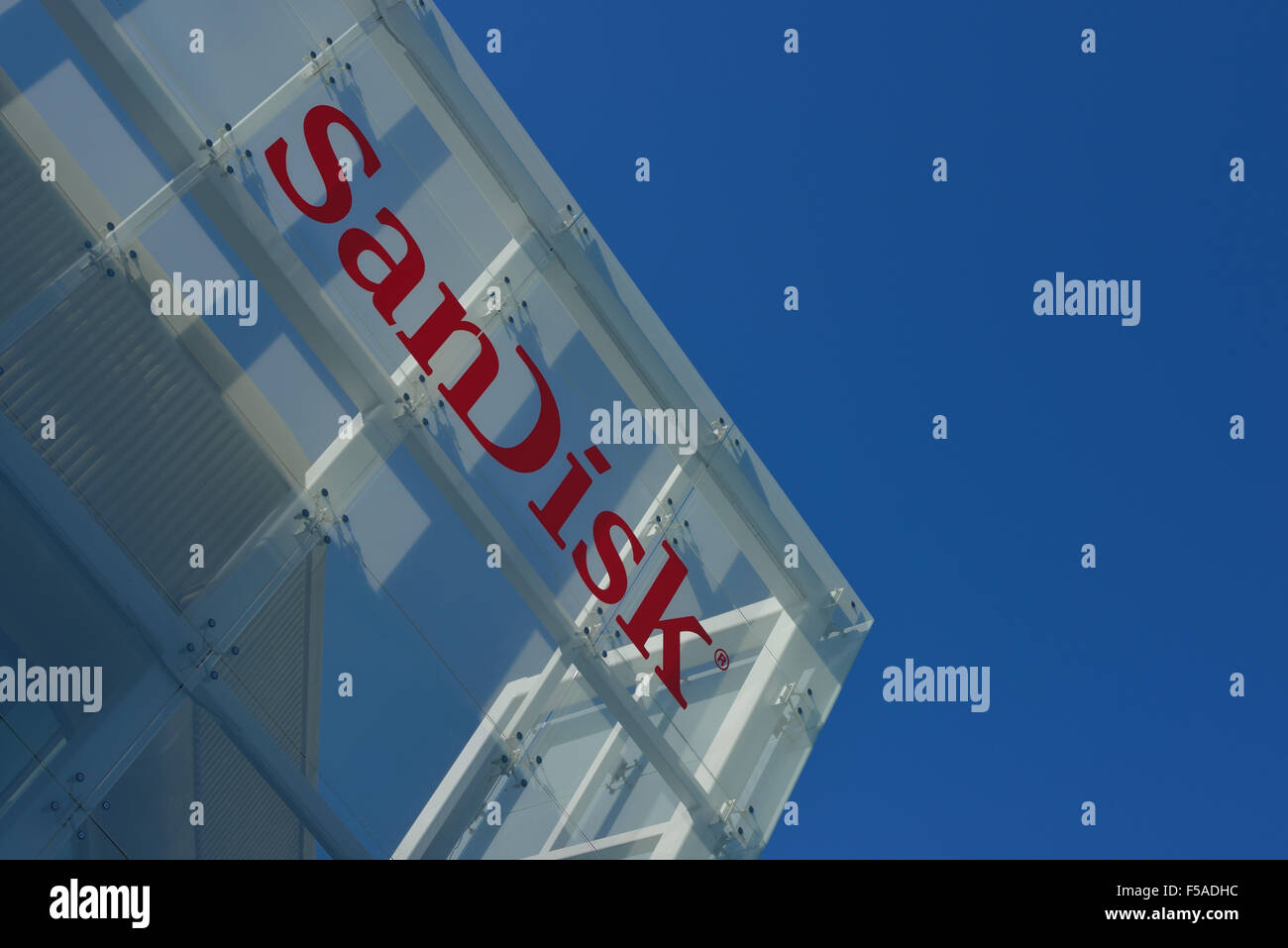 Western Digital (WD) announces the acquisition of SanDisk Corporation ...