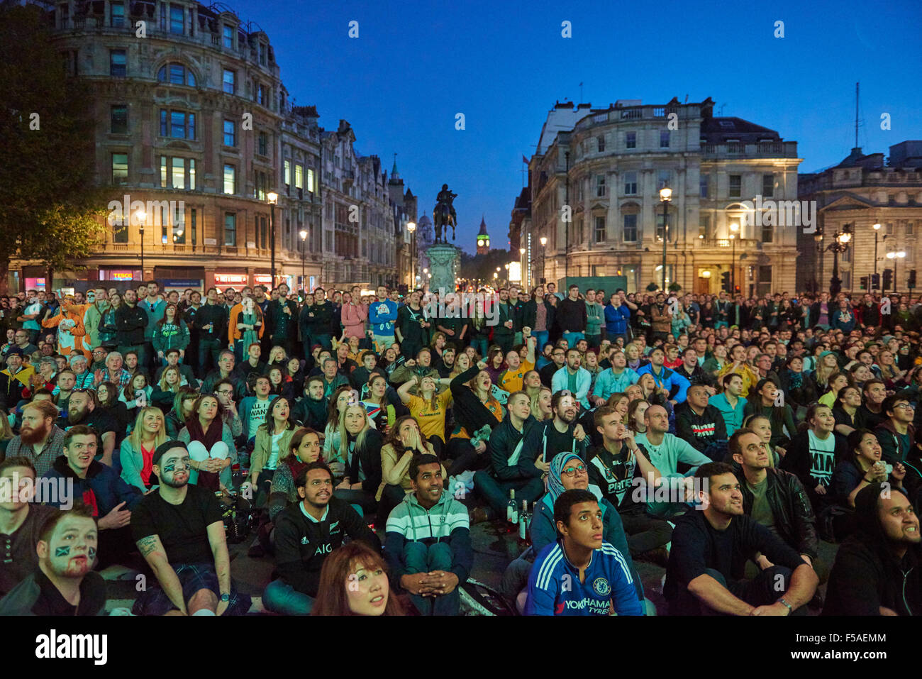 Rugby crowd australia hi-res stock photography and images - Alamy
