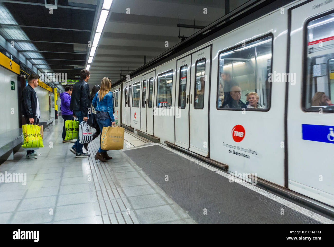 Barcelona, Spain, Metro, Subway, People on Platform, inside views Stock ...