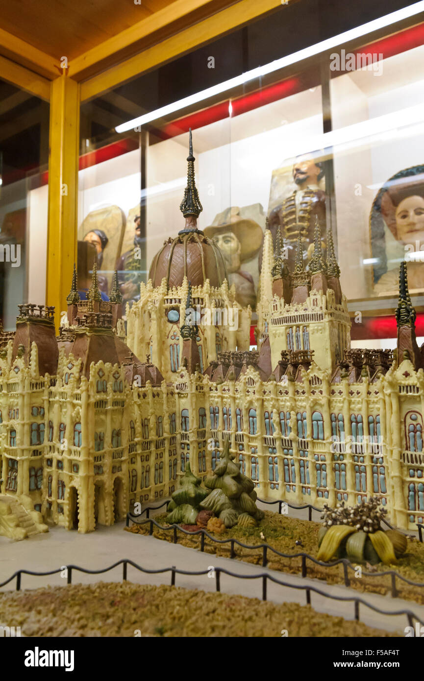 A marzipan model of the Hungarian Parliament at the Szabó Marzipan ...