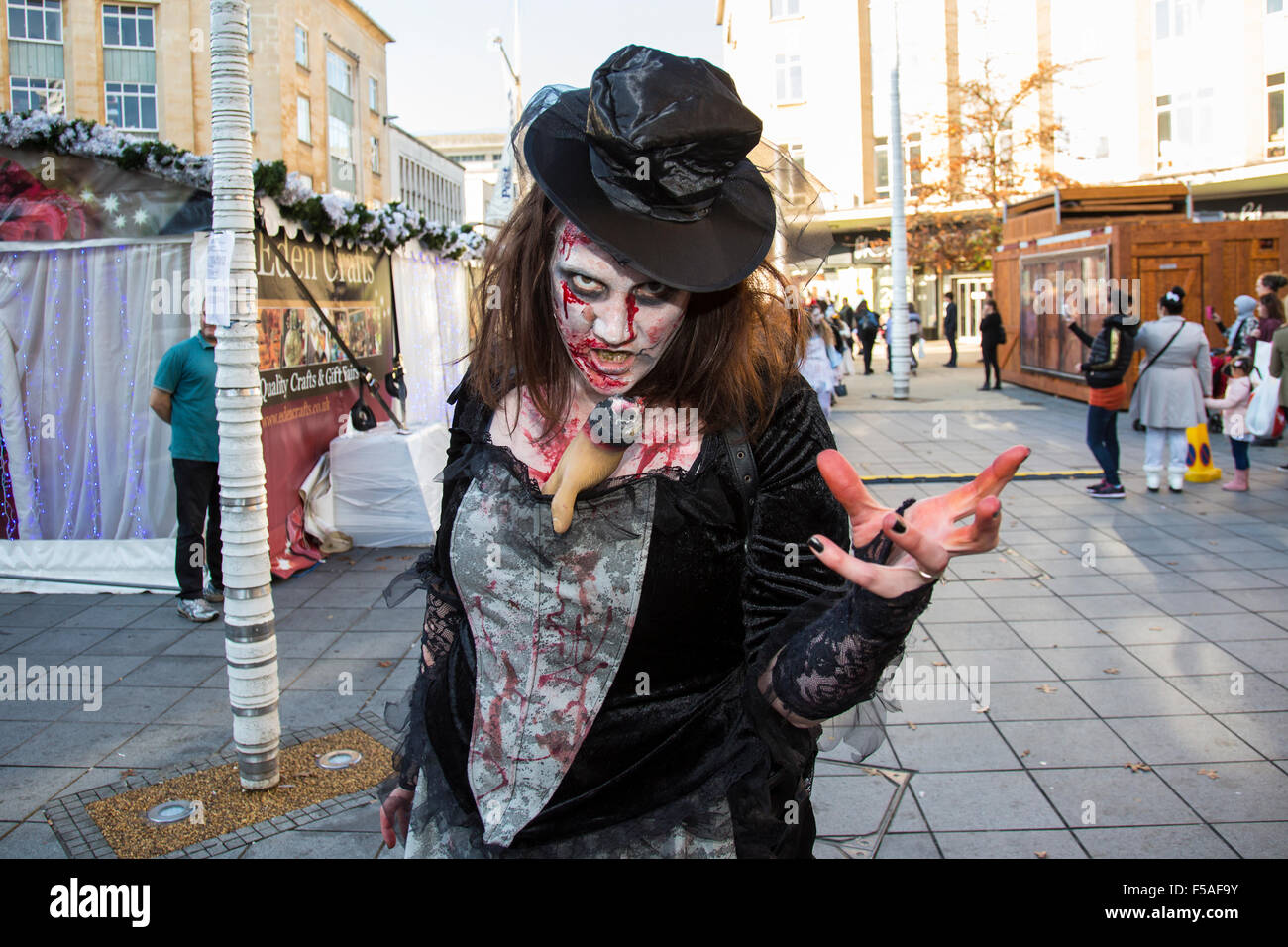 Bristol, UK. 31st October, 2015. Hundreds of people dressed as zombies ...