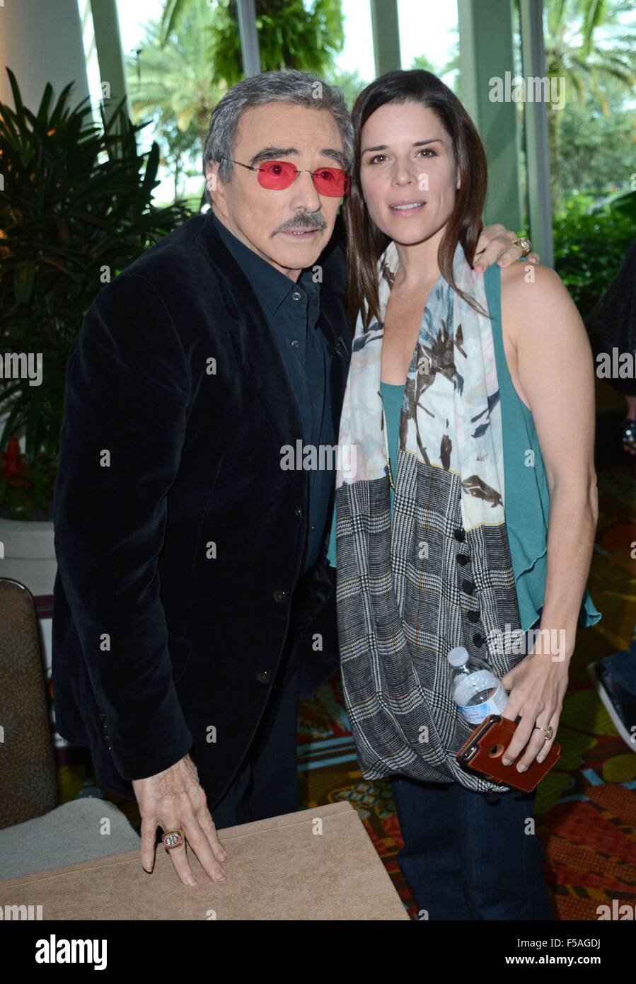 Orlando, FL, USA. 31st Oct, 2015. Burt Reynolds, Neve Campbell in ...