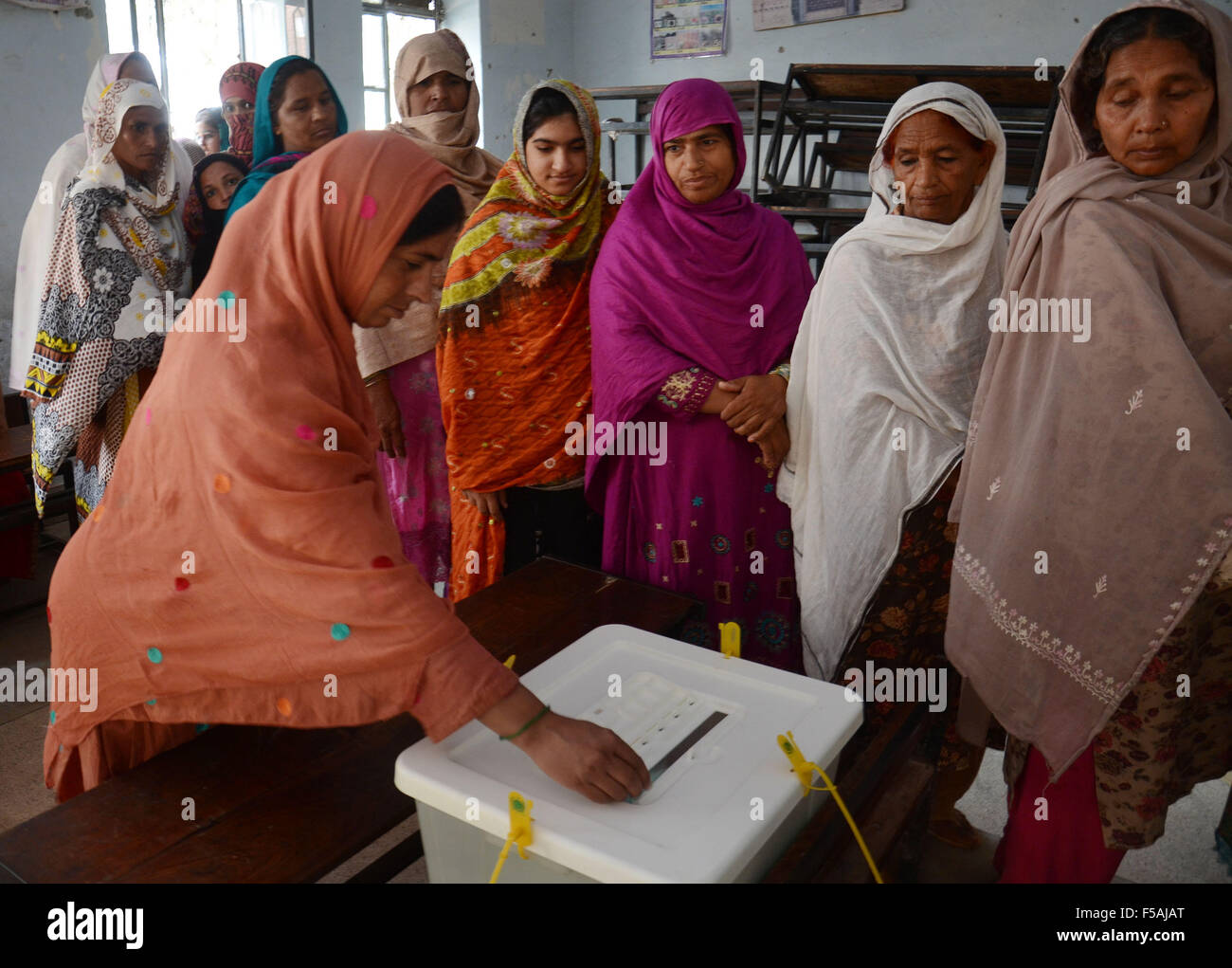 Pakistan to government of punjab hi-res stock photography and images ...