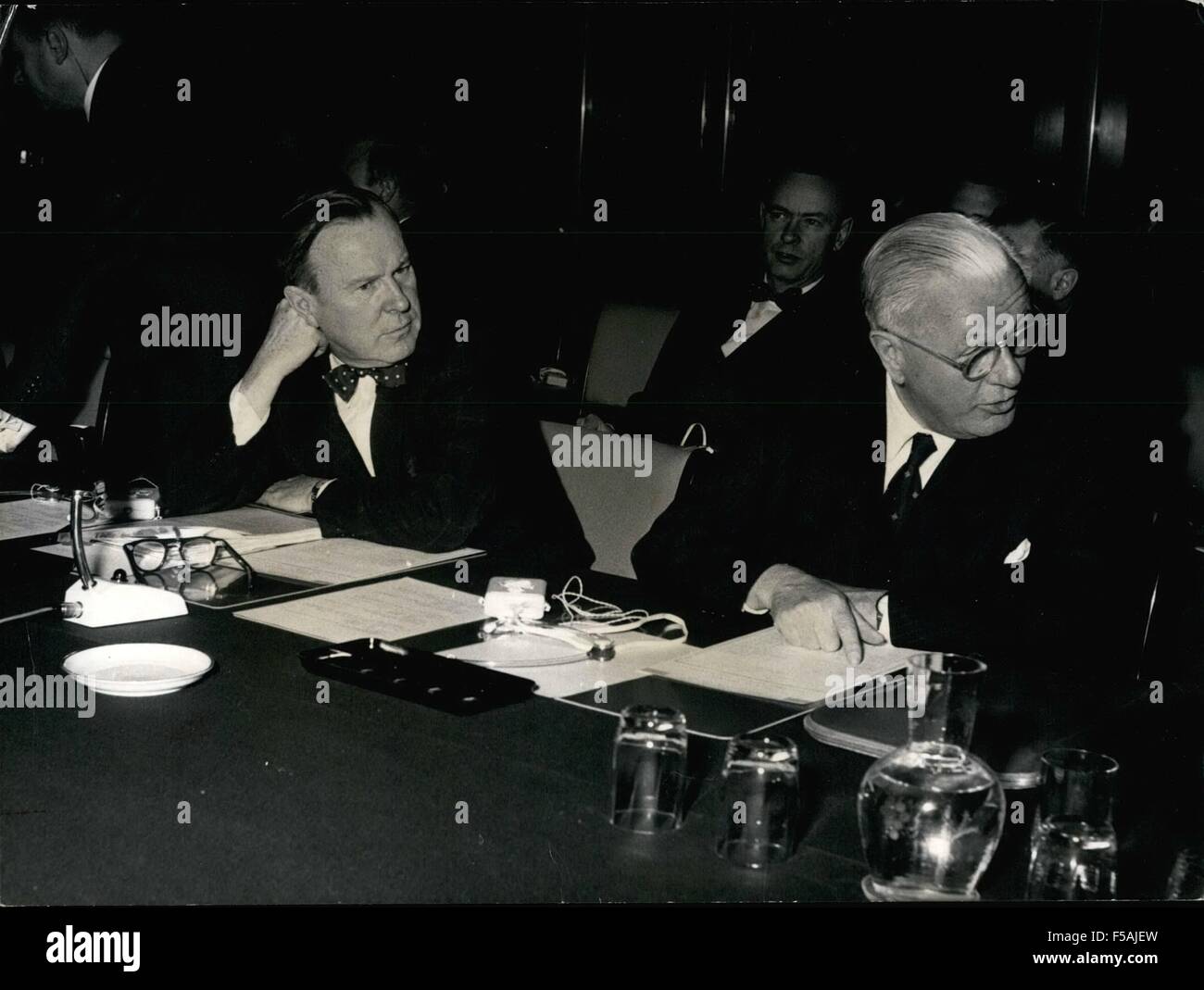 L b pearson hi-res stock photography and images - Alamy