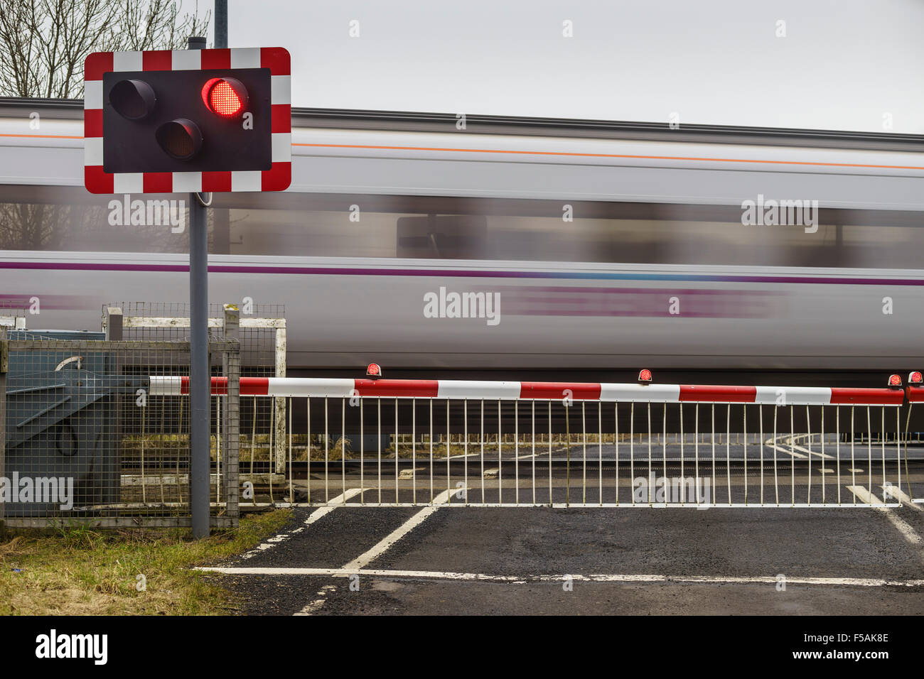 Railway Level Crossing Stock Photos & Railway Level Crossing Stock ...