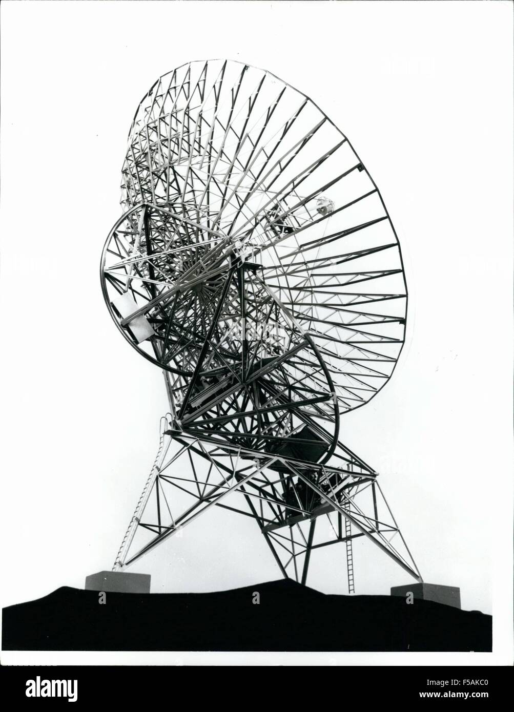 1959 - Model of the radio antenna to be built by the Arm Jet Propulsion ...