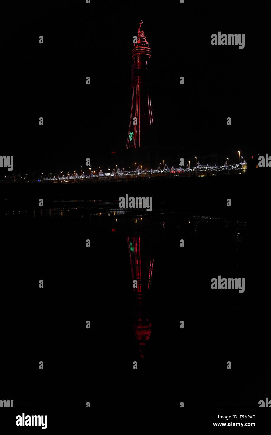 Night beach portrait towards 'Bling Jewels' and red Blackpool Tower ...