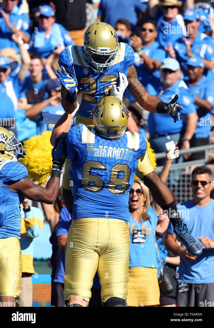 October 31, 2015 UCLA Bruins running back Nate Starks #23 celebrates ...