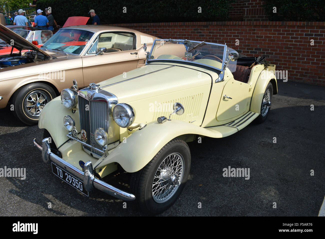 A 1953 MG TD British Sports Car Stock Photo - Alamy