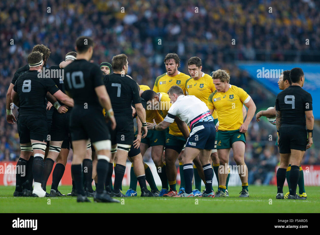 Nigel owens rugby referee hi-res stock photography and images - Alamy