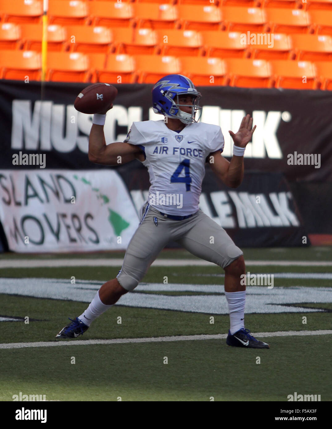 October 31, 2015 - Air Force Falcons quarterback Ryan Brand (4) warms ...