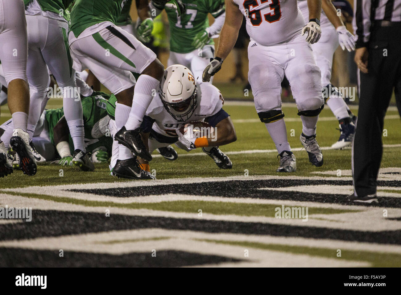 Denton, Texas, USA. 31st Oct, 2015. October 31, 2015: UTSA Roadrunners running back Tyrell Clay ...