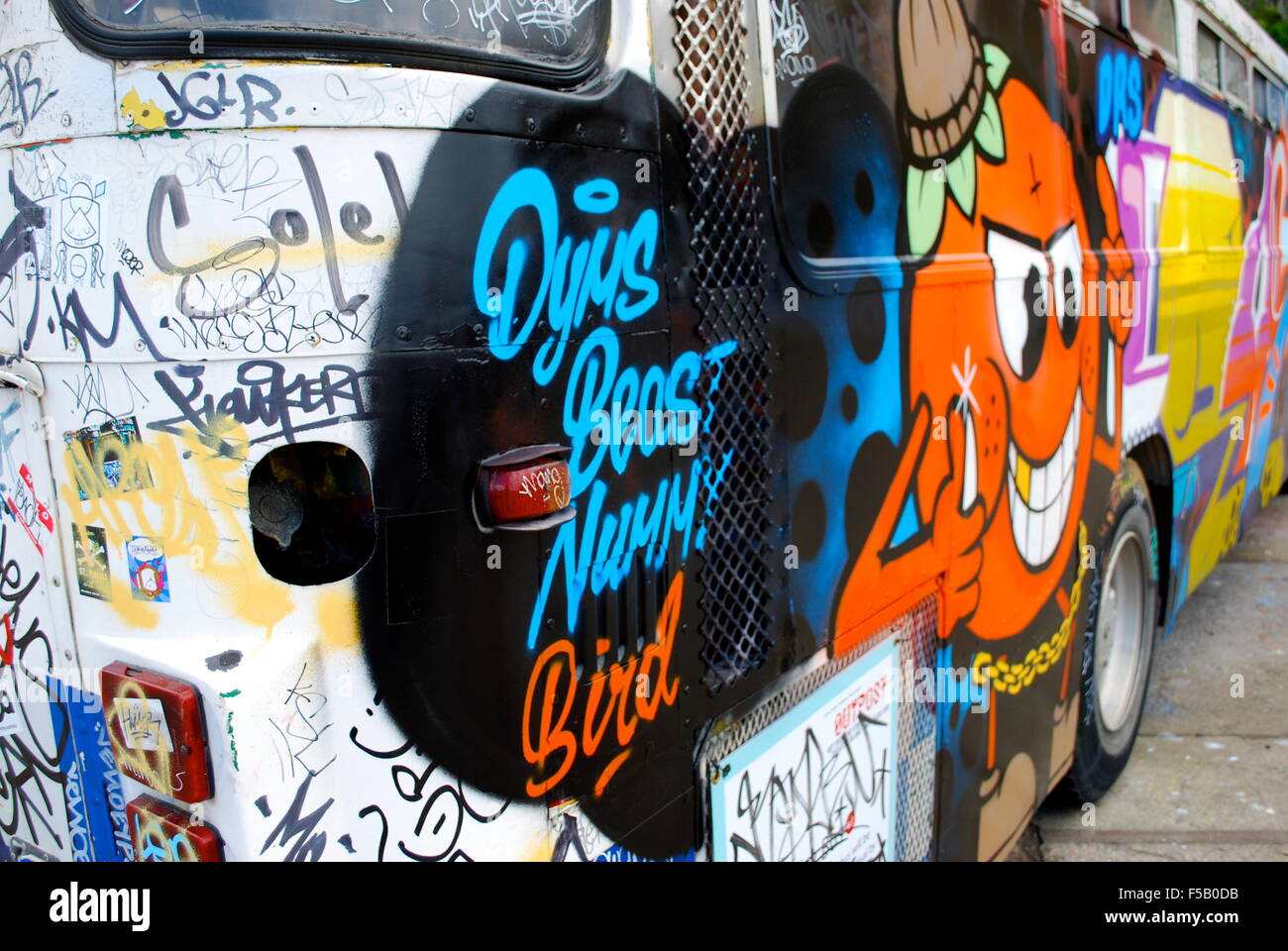 Graffiti on bus in Sydney, Australia Stock Photo - Alamy