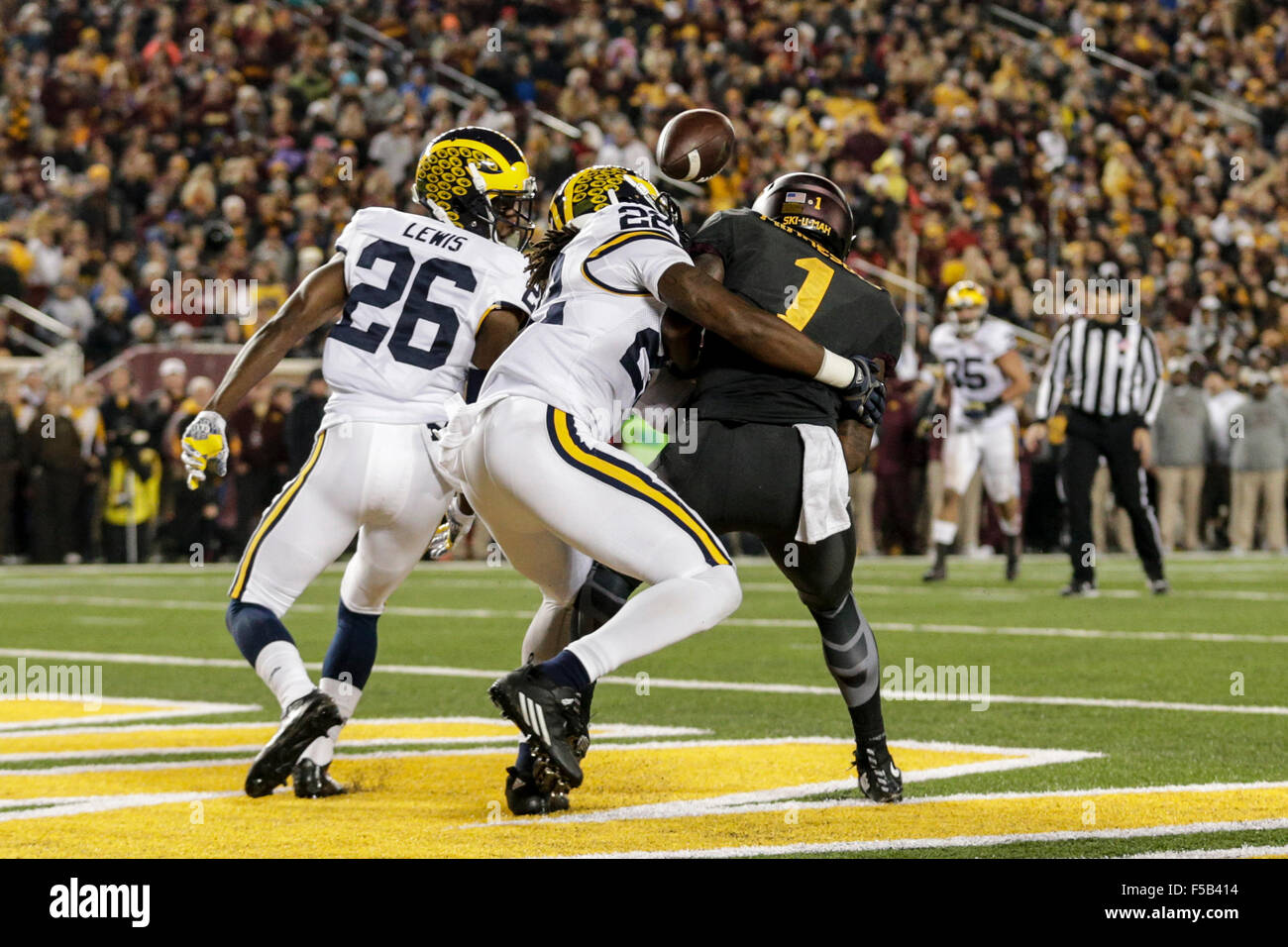 October 31, 2105: Michigan Wolverines safety Jarrod Wilson (22) breaks ...