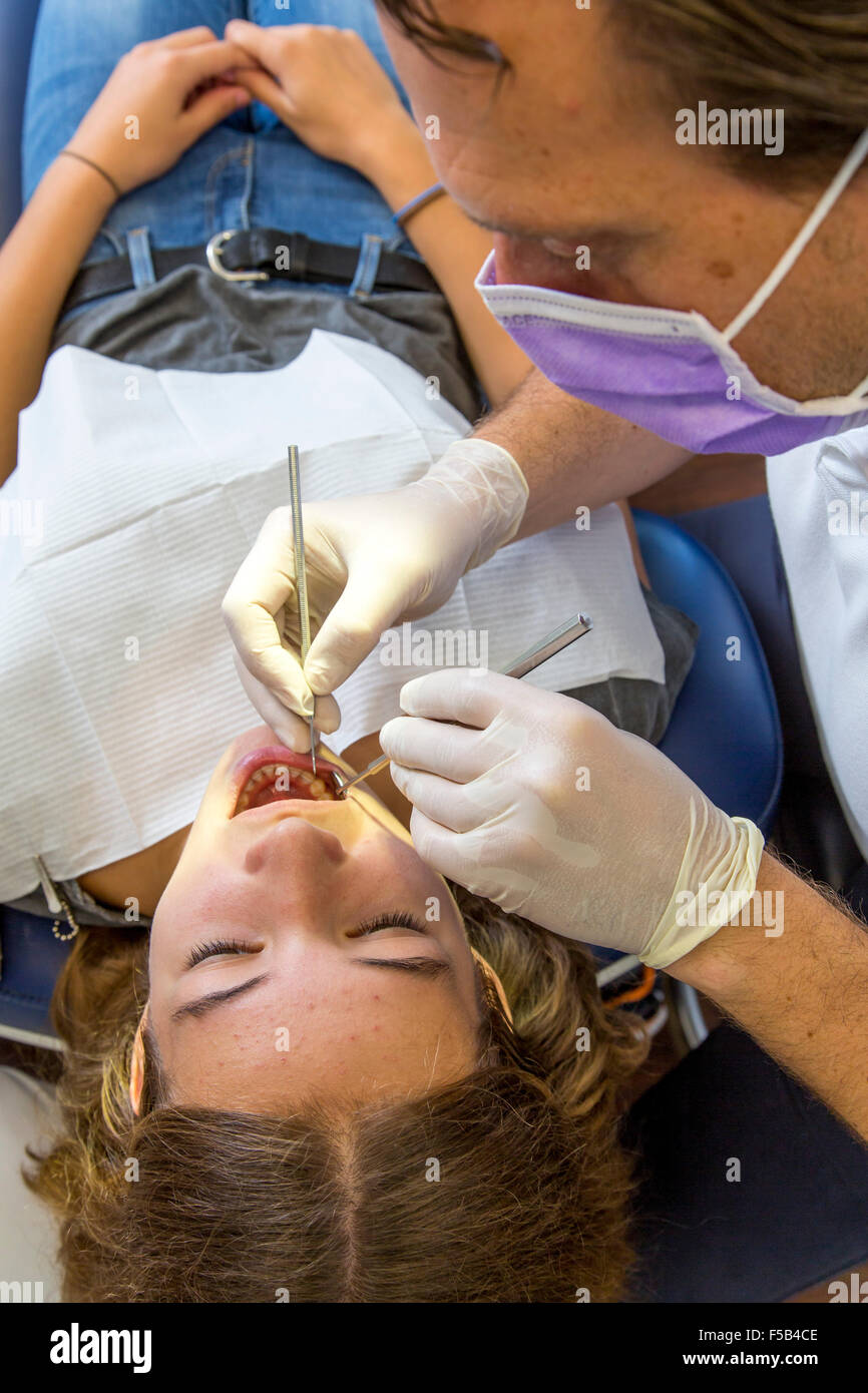 Zahnuntersuchung hi-res stock photography and images - Alamy