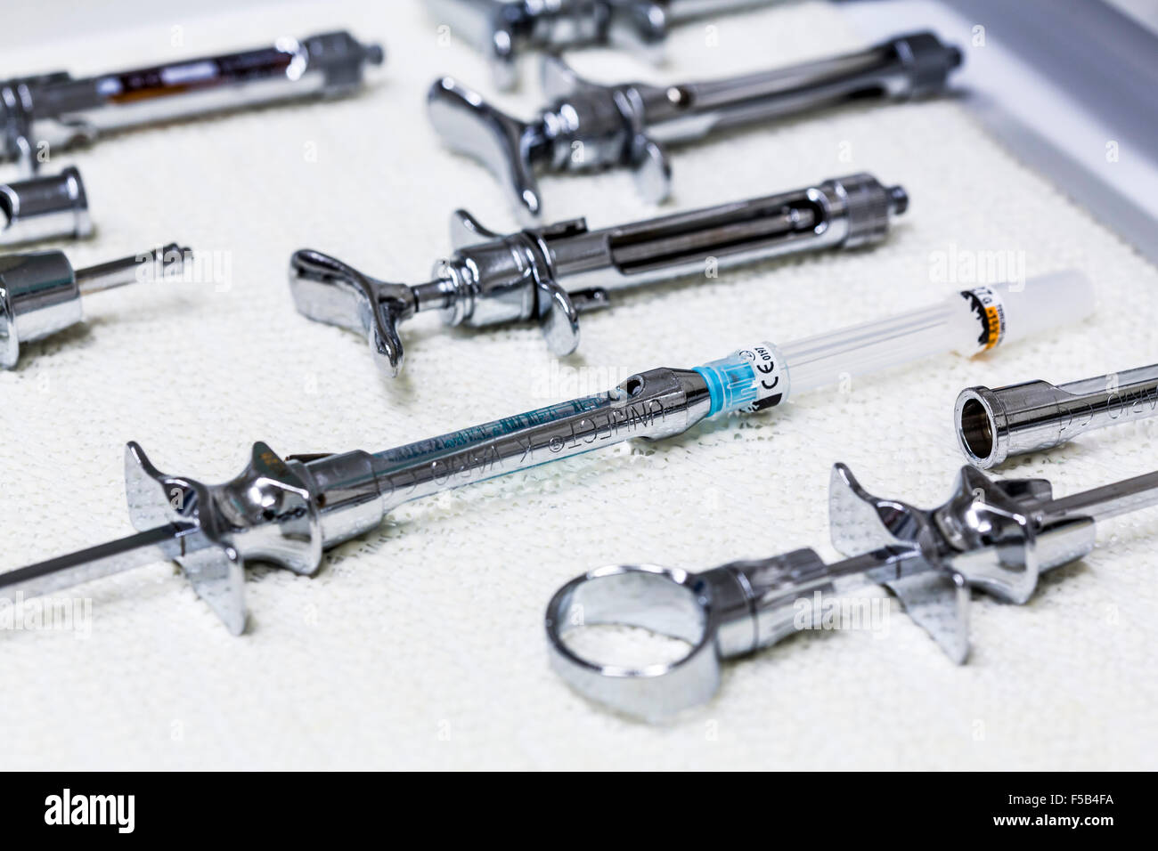 Dental injection hi-res stock photography and images - Alamy