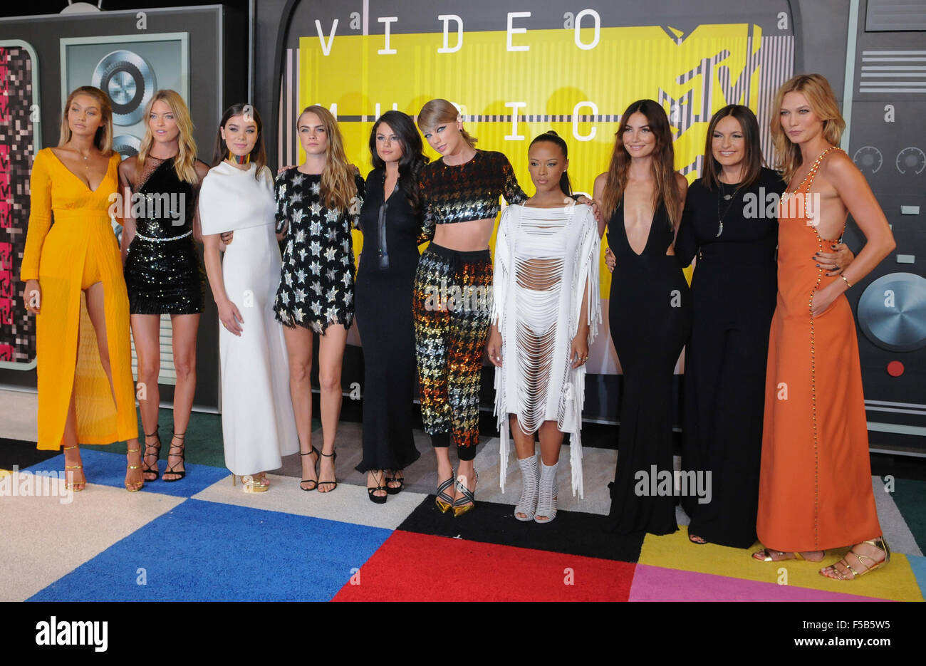 Taylor swift and serayah hi-res stock photography and images - Alamy