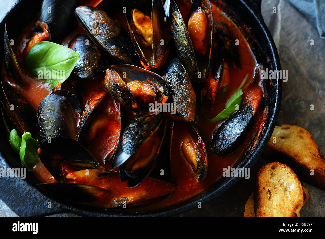 steamed shellfish in pan, food closeup Stock Photo - Alamy